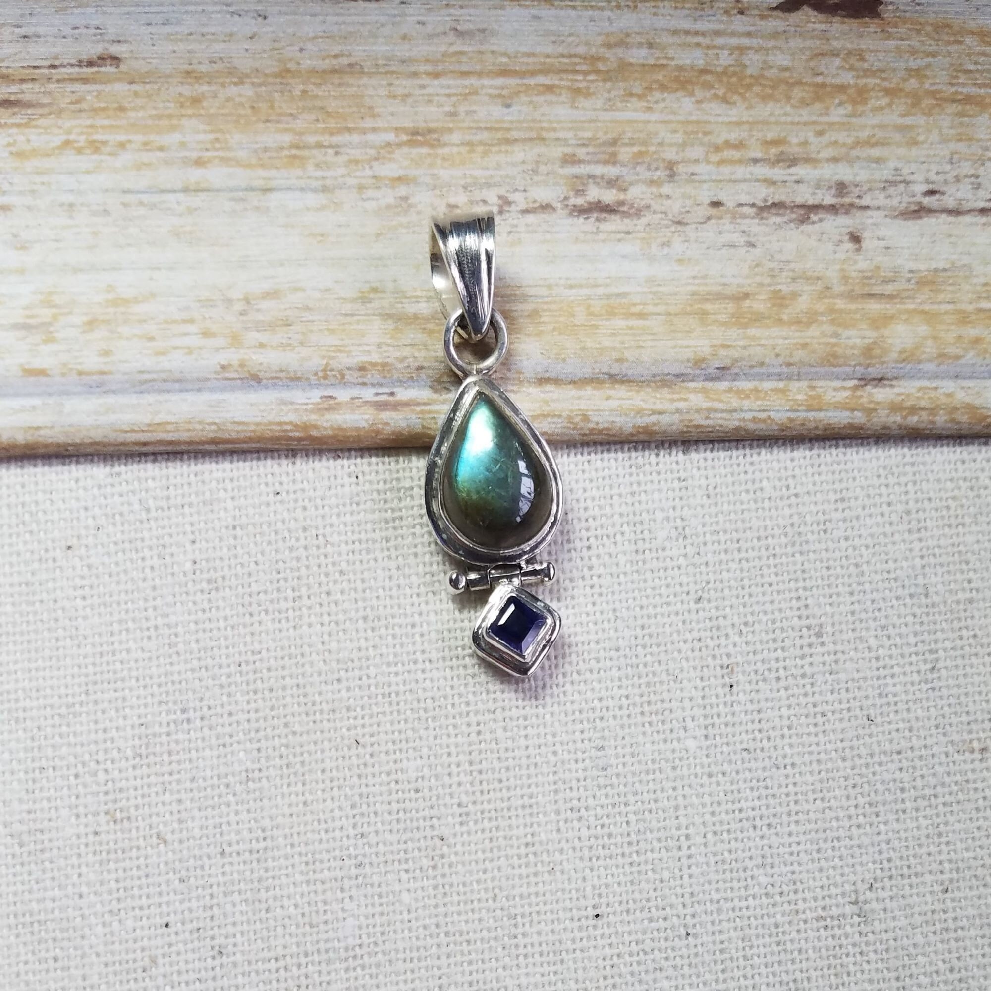 Handcrafted Bali Indonesian Genuine Gemstone Style Pendants - Etsy