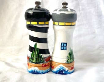 Currituck and Cape Hatteras Lighthouse Salt & Pepper Grinders Set - Etsy
