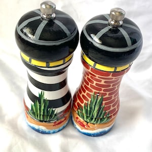 Currituck and Cape Hatteras Lighthouse Salt & Pepper Grinders Set - Etsy