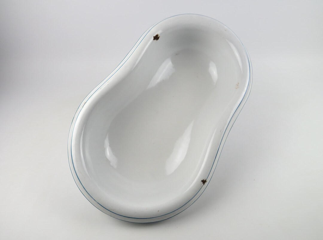 Antique White Enamel Bidet With Blue Rim – Oval Enamel Wash Basin ...
