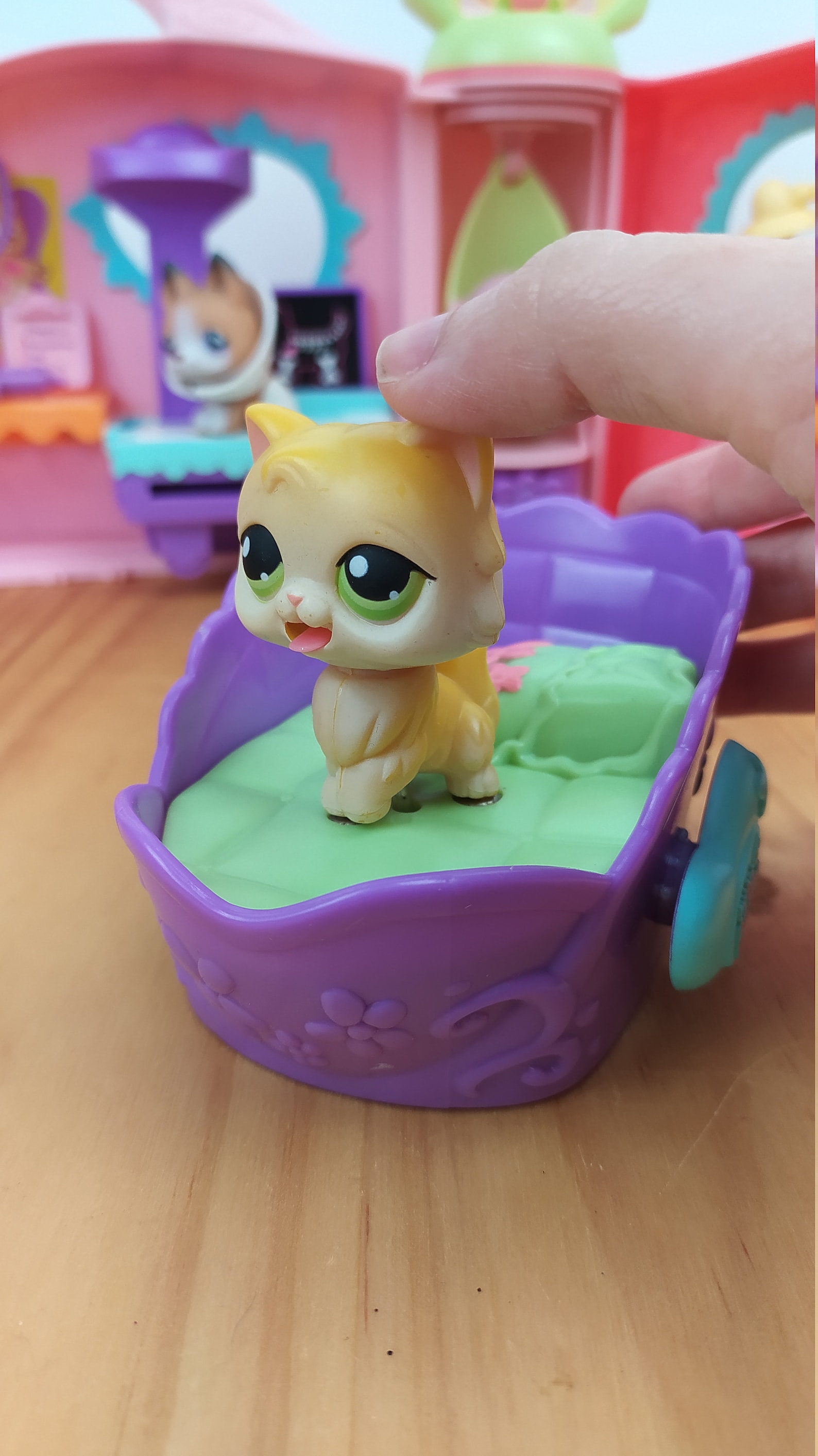 LPS Veterinary 'get Better Centre' Playset / German Shepherd Dog ...