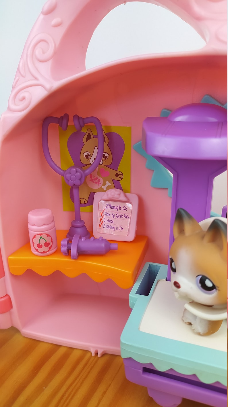 LPS Veterinary 'get Better Centre' Playset / German Shepherd Dog ...