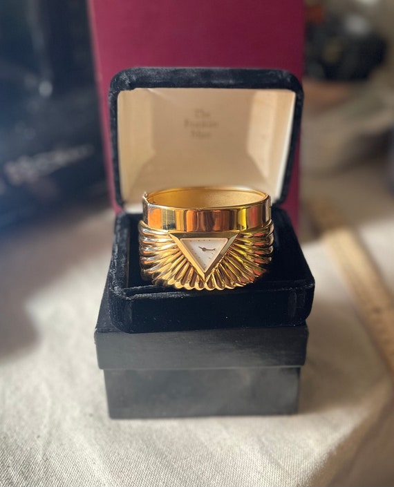 vintage the pyramid - Gem