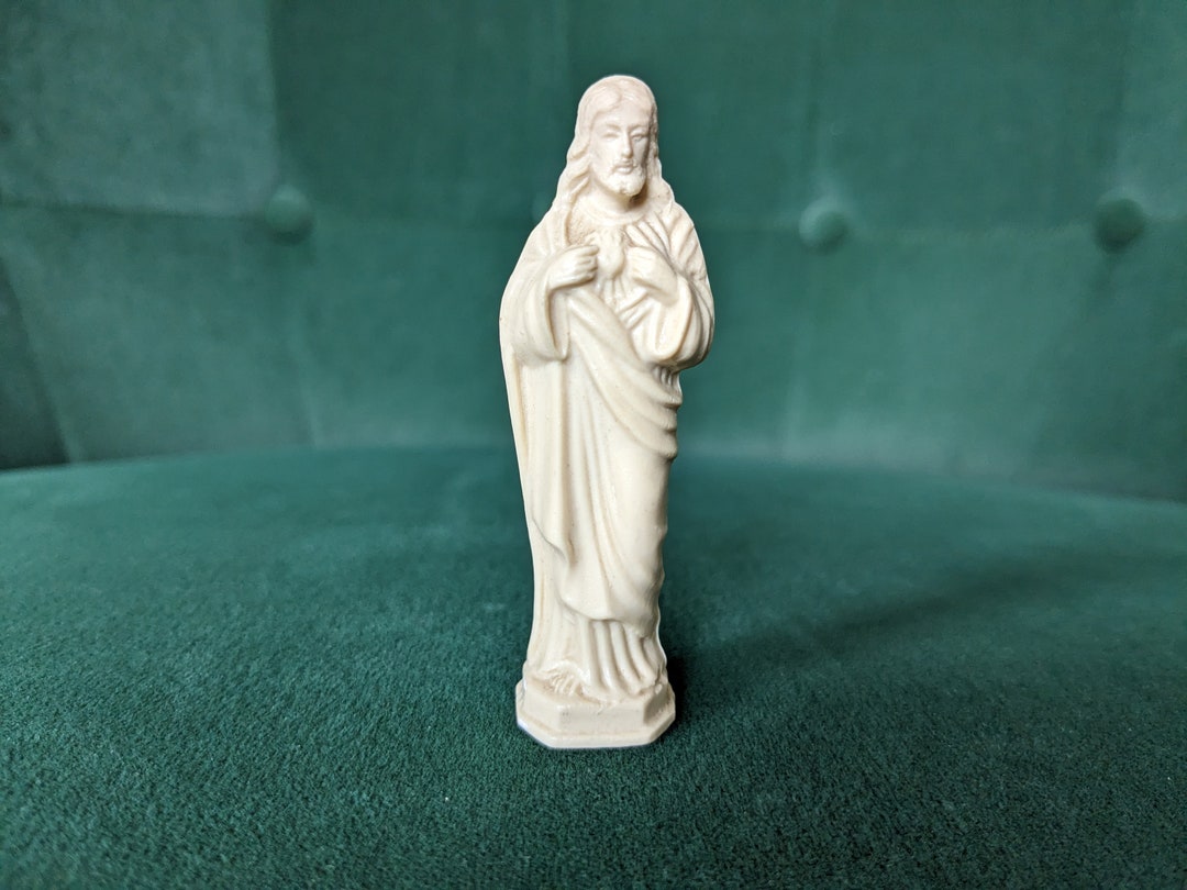 3 Vintage Plastic Jesus Figurine Christian Catholic - Etsy