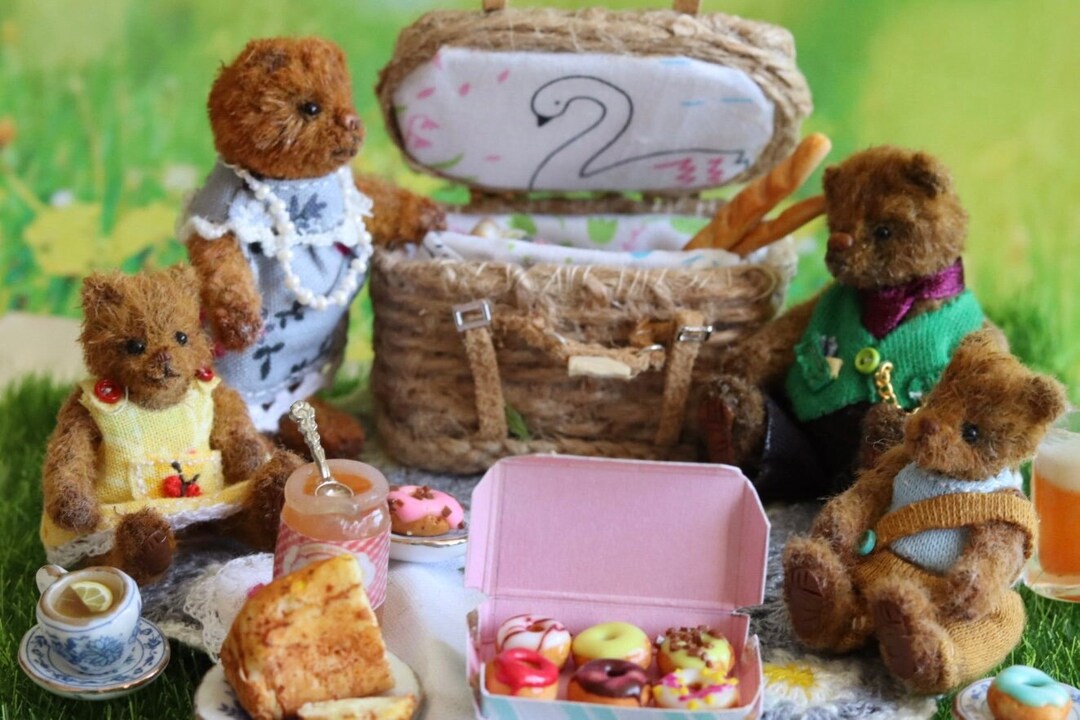 Teddy Bear Picnic - Tedy Bear Miniature - Dolls House Miniature ...