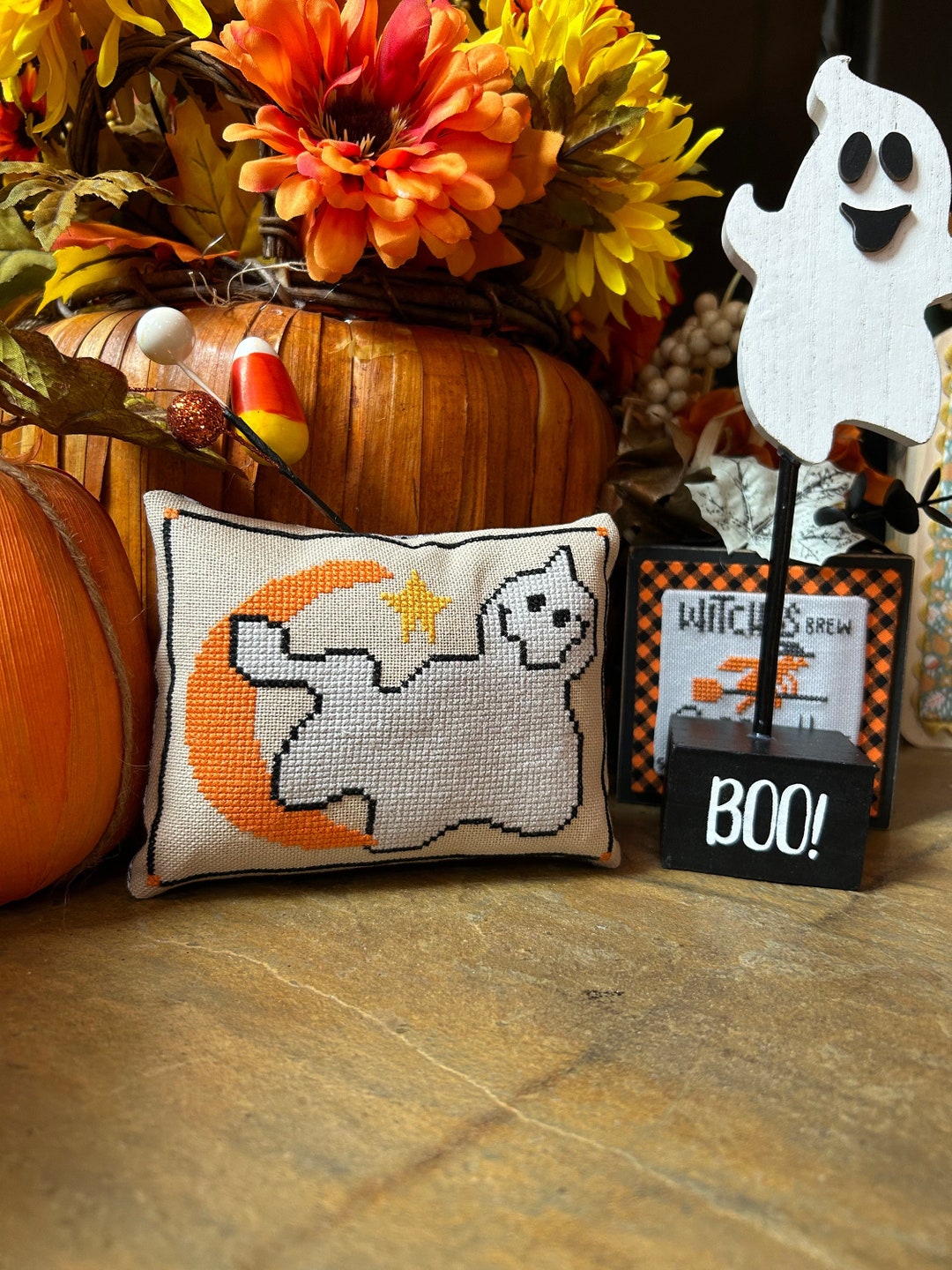 Anabella's Needleart Halloween CASPER Cross Stitch Pattern ~ Halloween ...