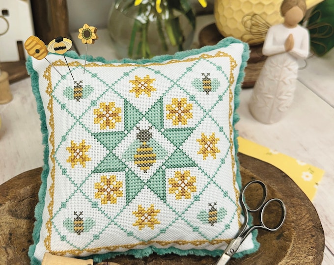 Quirky Quaker Queen Bee - PDF Pattern - Garden Delights - Darling ...
