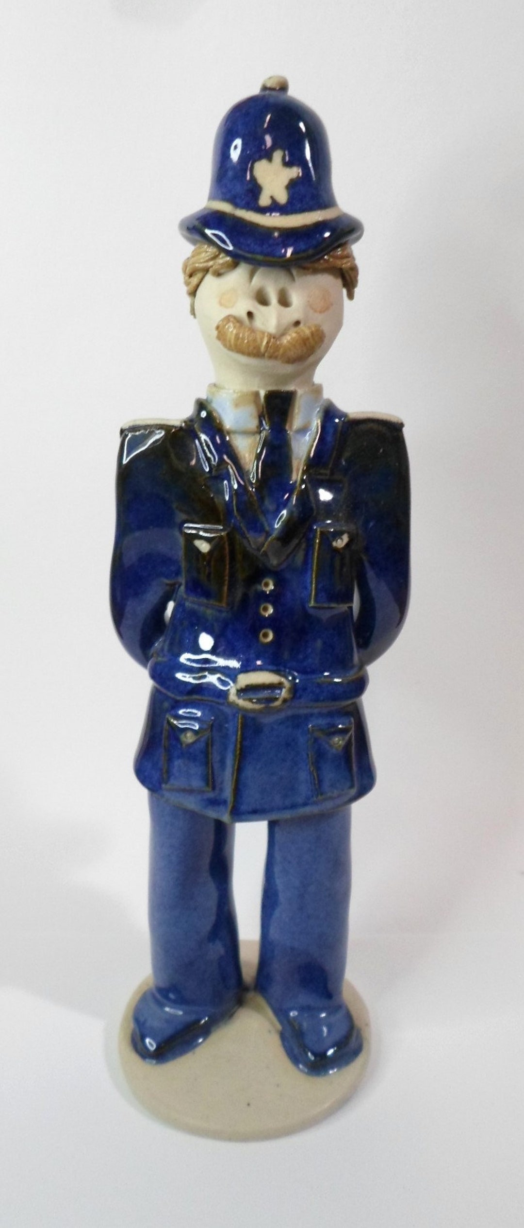 Vintage English BOBBY POLICEMAN FIGURINE 2002 Art Pottery by Laura Dunn ...