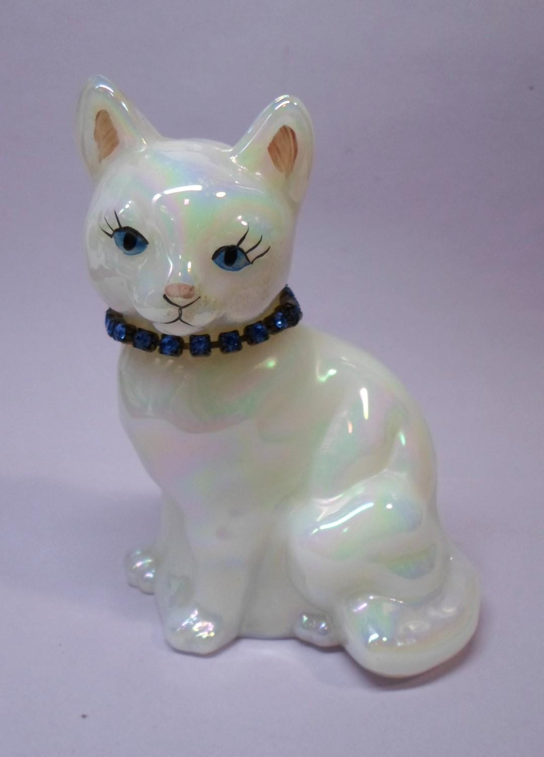 Fenton BIRTHDAY CAT FIGURINE Iridescent Glass Blue Rhinestone Collar ...