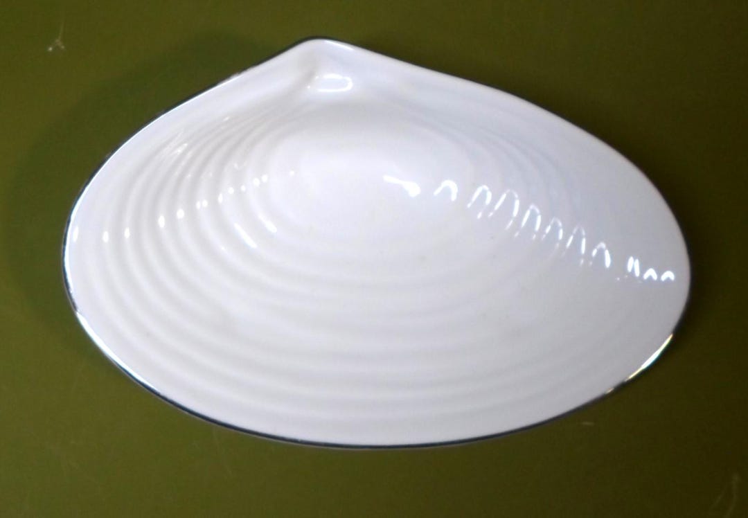 Vintage MICHAEL ARAM DISH Clam Shell White Porcelain W/ Silver Trim 7. ...