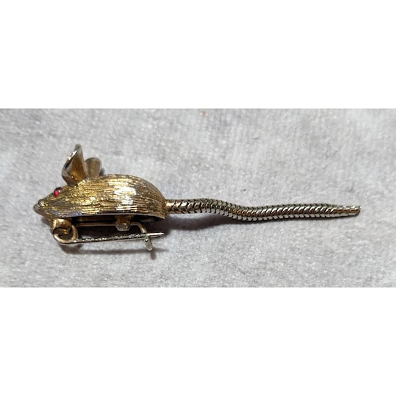 Vintage Gold Tone Mouse Pin With Articulated Tail - Gem