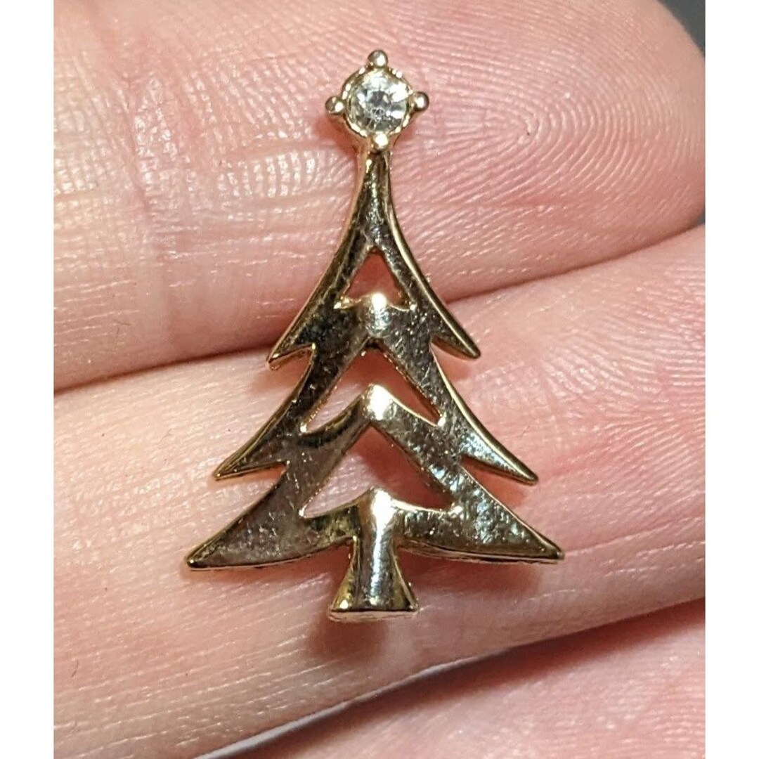 Avon Vintage Christmas Tree Lapel Pin - Etsy
