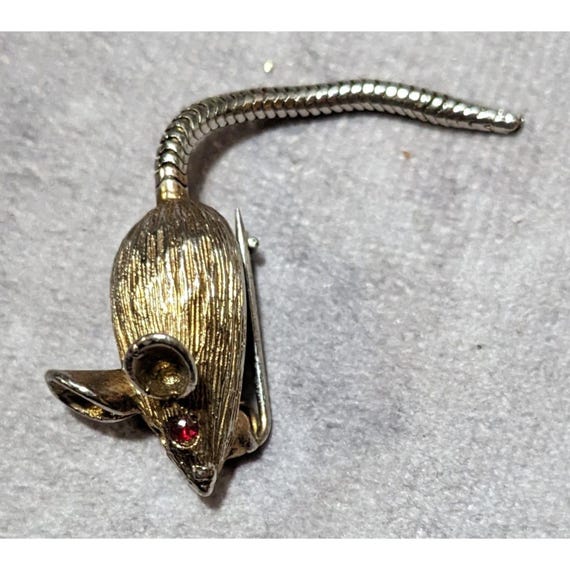 Vintage Gold Tone Mouse Pin With Articulated Tail - Gem