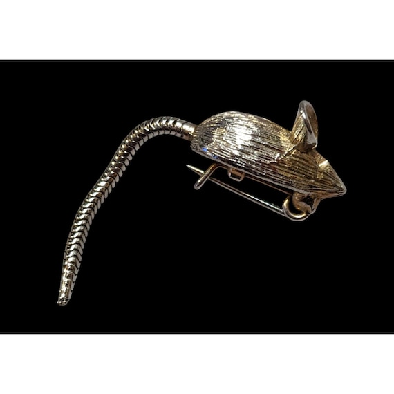 Vintage Gold Tone Mouse Pin With Articulated Tail - Gem