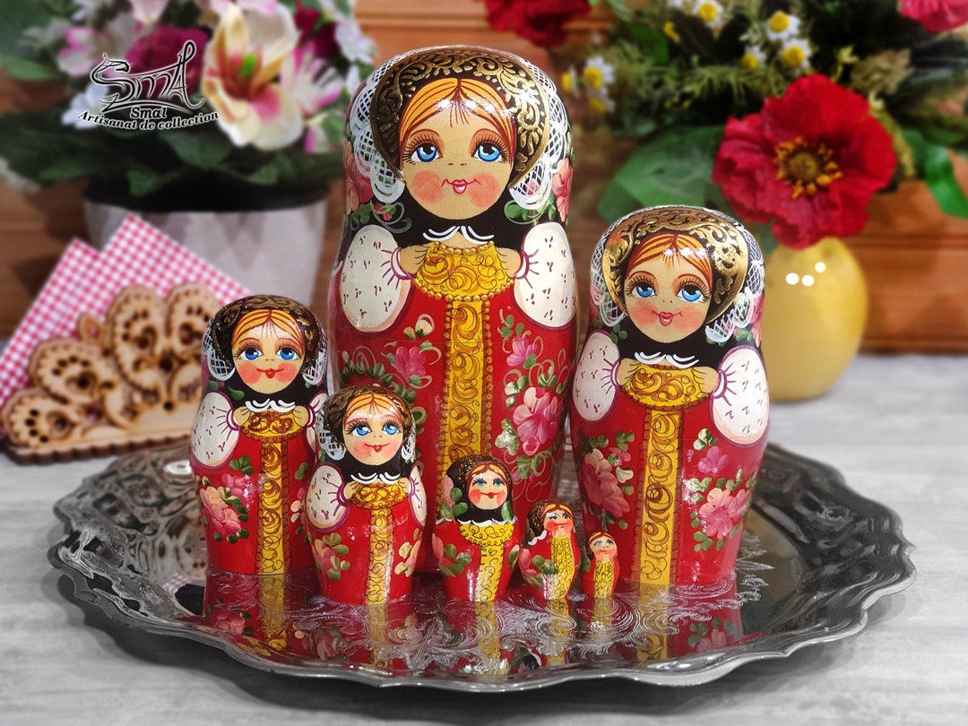 Matryoshka Russian Nesting Dolls Classic Flowers 7 Pieces. Matryoshka ...