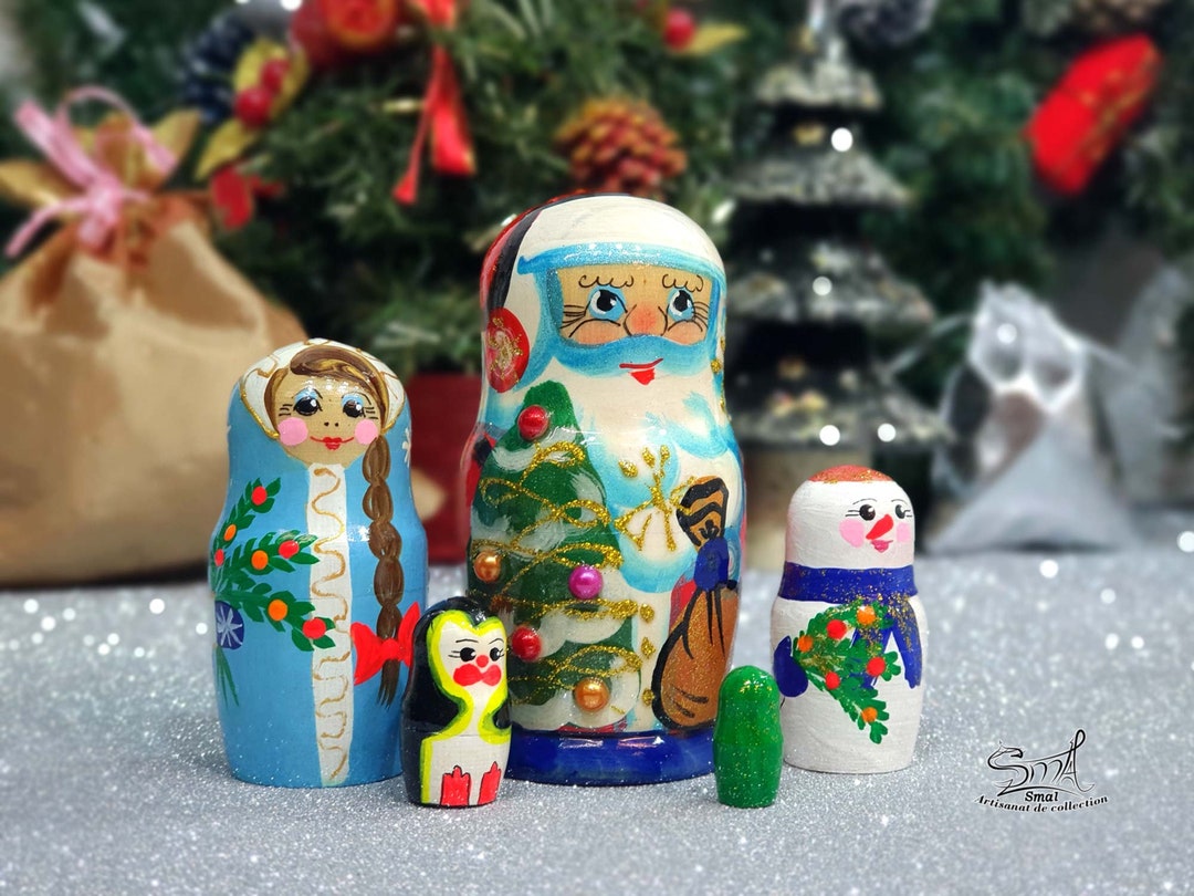 Christmas Matryoshka Russian Nesting Dolls Santa Claus. Matryoshka ...