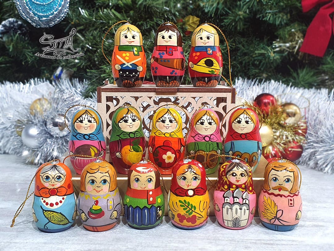 Handcrafted and Hand-painted Russian Matryoshka Doll Christmas Tree ...