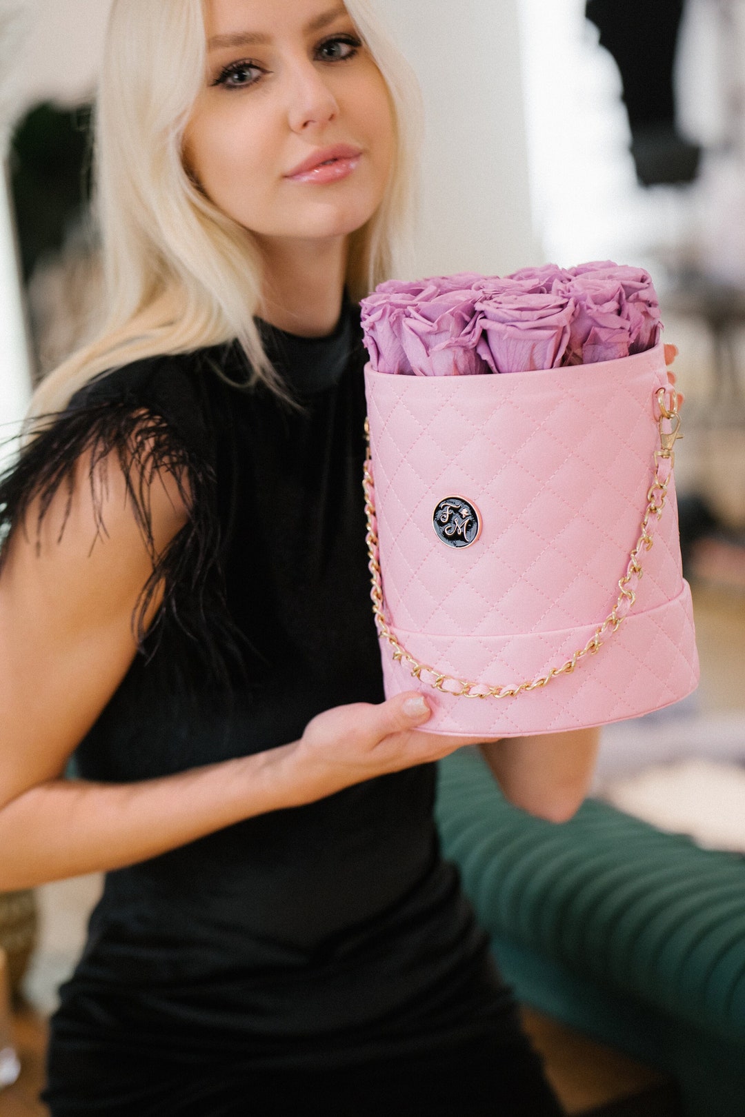 Luxury Box of Red Roses, Round Designer Hat Box Rose Bouquet, Long ...