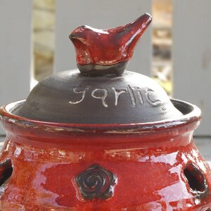 Ceramic Garlic Container, Pottery Hand Made Garlic Storage, Red Garlic ...