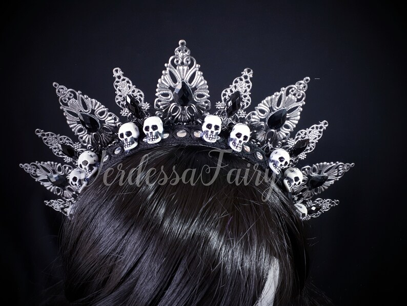 Filigree skull tiara with spikes. Halloween costume skull | Etsy