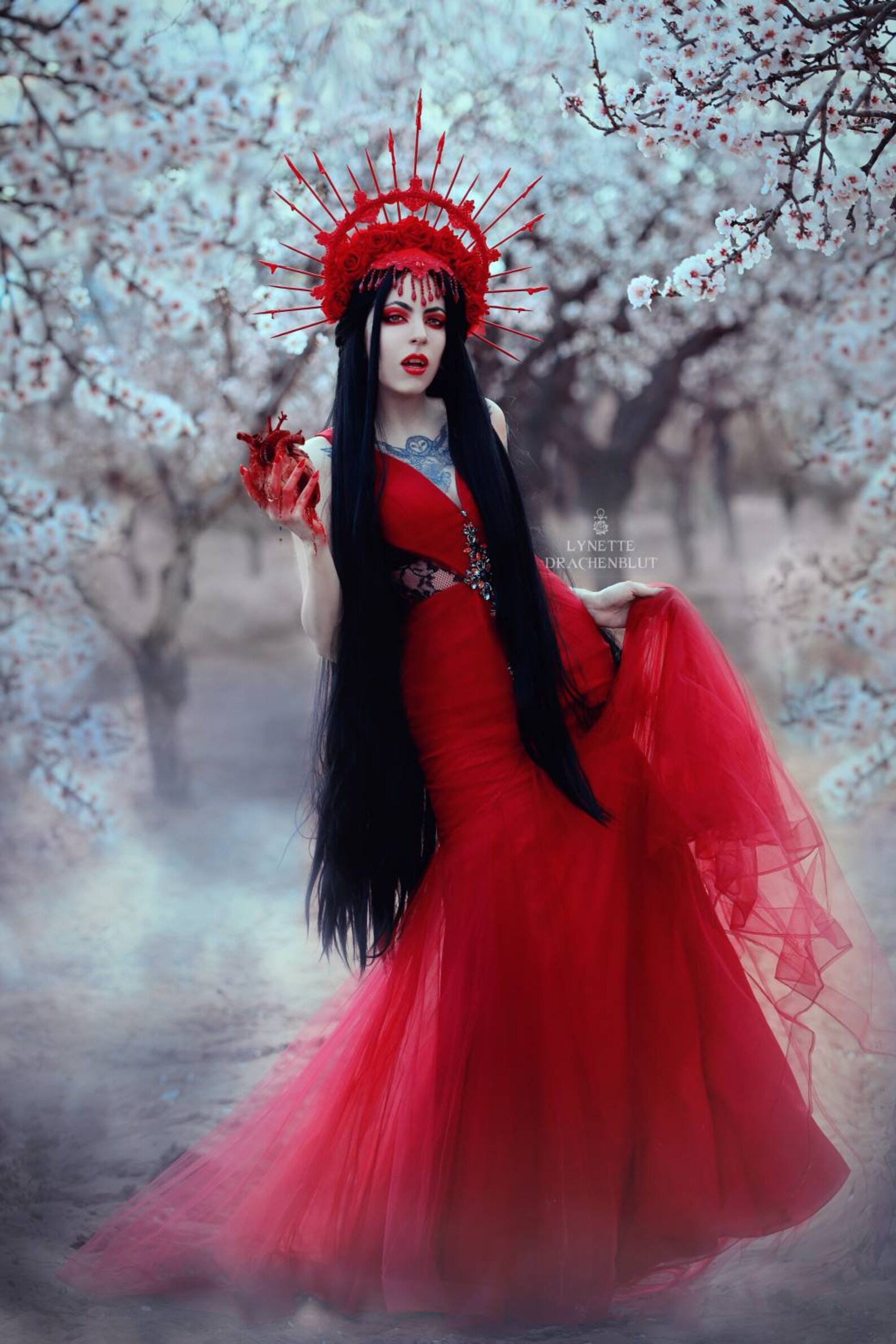 Red Queen Spiked Headdress. Vampire Queen Crown, Red Gothic Headpiece ...