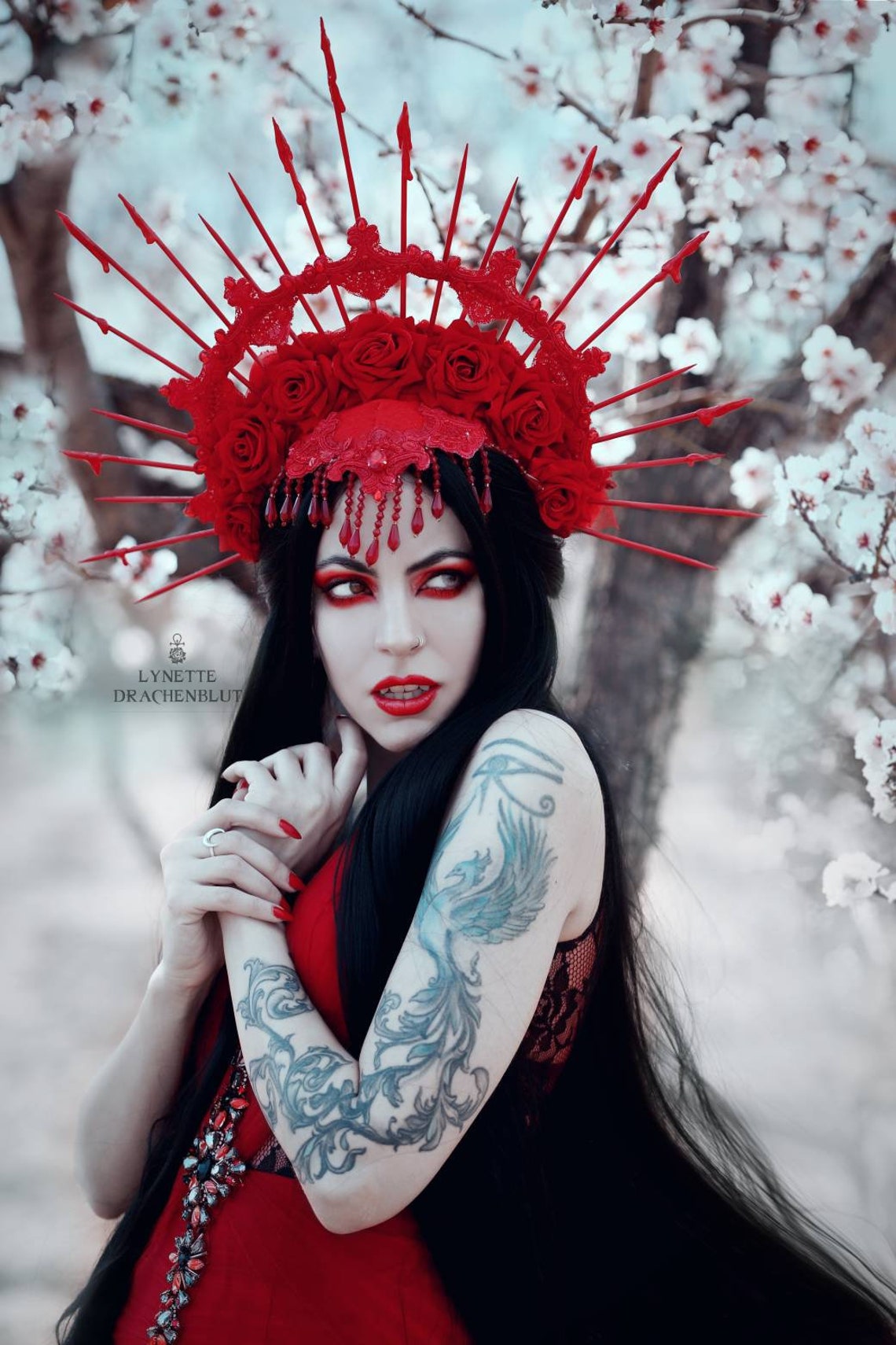 Red Queen Spiked Headdress. Vampire Queen Crown, Red Gothic Headpiece ...