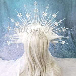 White Spiked Snow Queen Headdress. Ice Queen Crown, Winter Wonderland ...