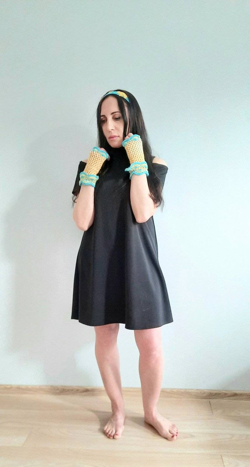 Mittens With Ukrainian Symbols Women's Gloves Ukrainian Style. Yellow ...