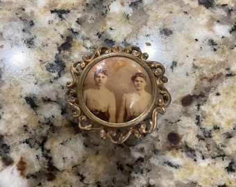 Two Sisters Pin - Etsy
