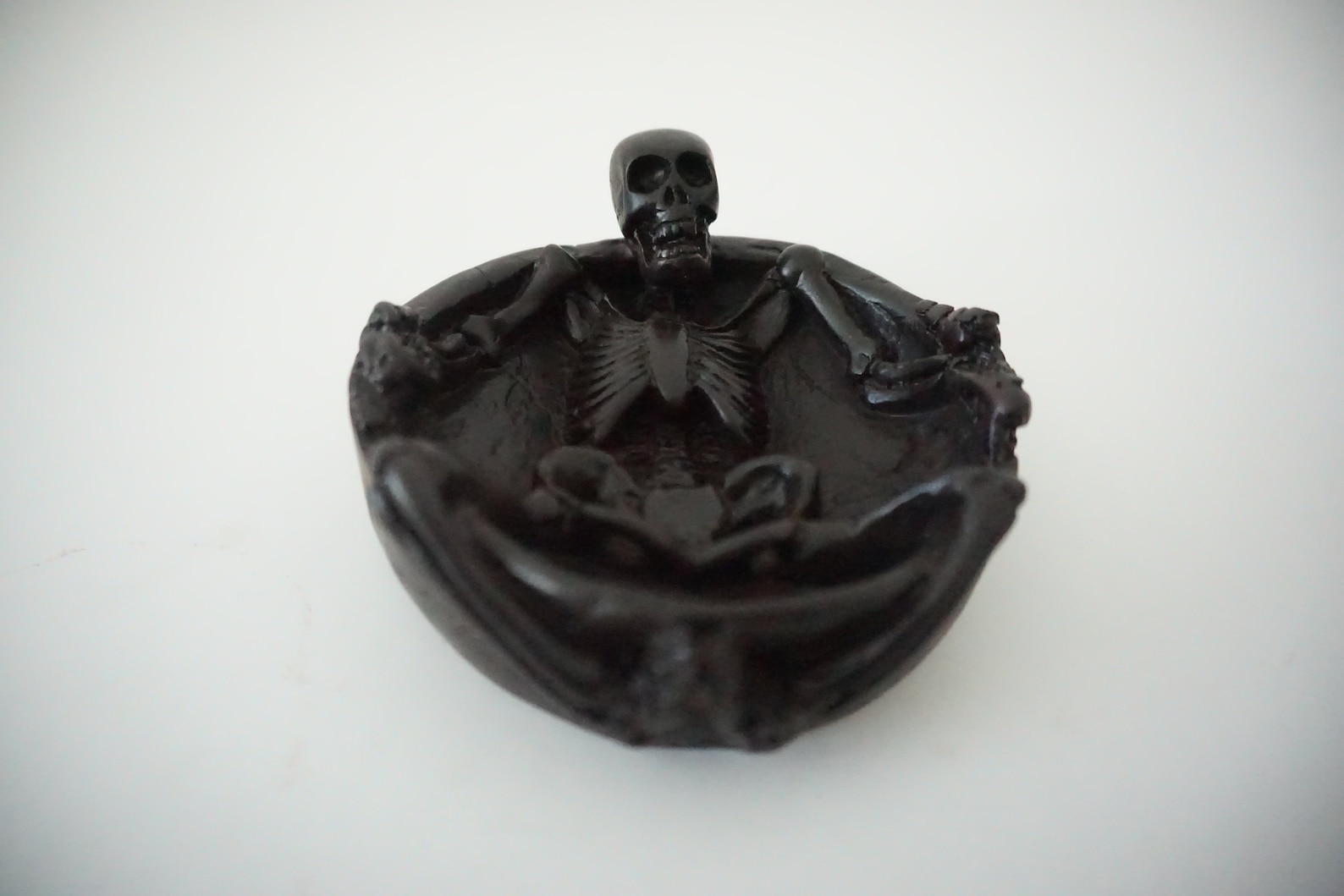 Skeleton Art Ash Tray / Resin Ashtray / Resin Sculpture for - Etsy