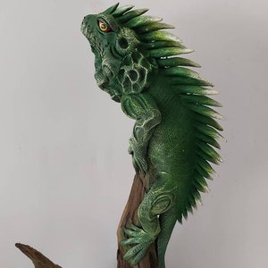 Clay Sculpture of Iguana on Teak Wood/ Home Decor/outdoor Decor. - Etsy