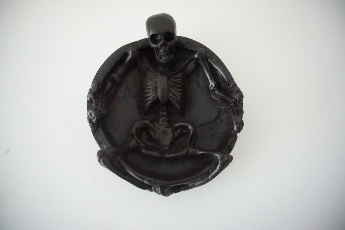 Skeleton Art Ash Tray / Resin Ashtray / Resin Sculpture for | Etsy