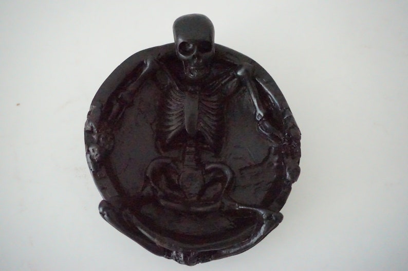 Skeleton Art Ash Tray / Resin Ashtray / Resin Sculpture for - Etsy