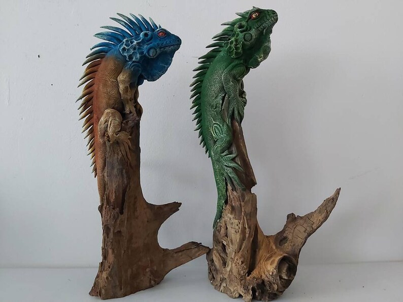 Clay Sculpture of Iguana on Teak Wood/ Home Decor/outdoor | Etsy