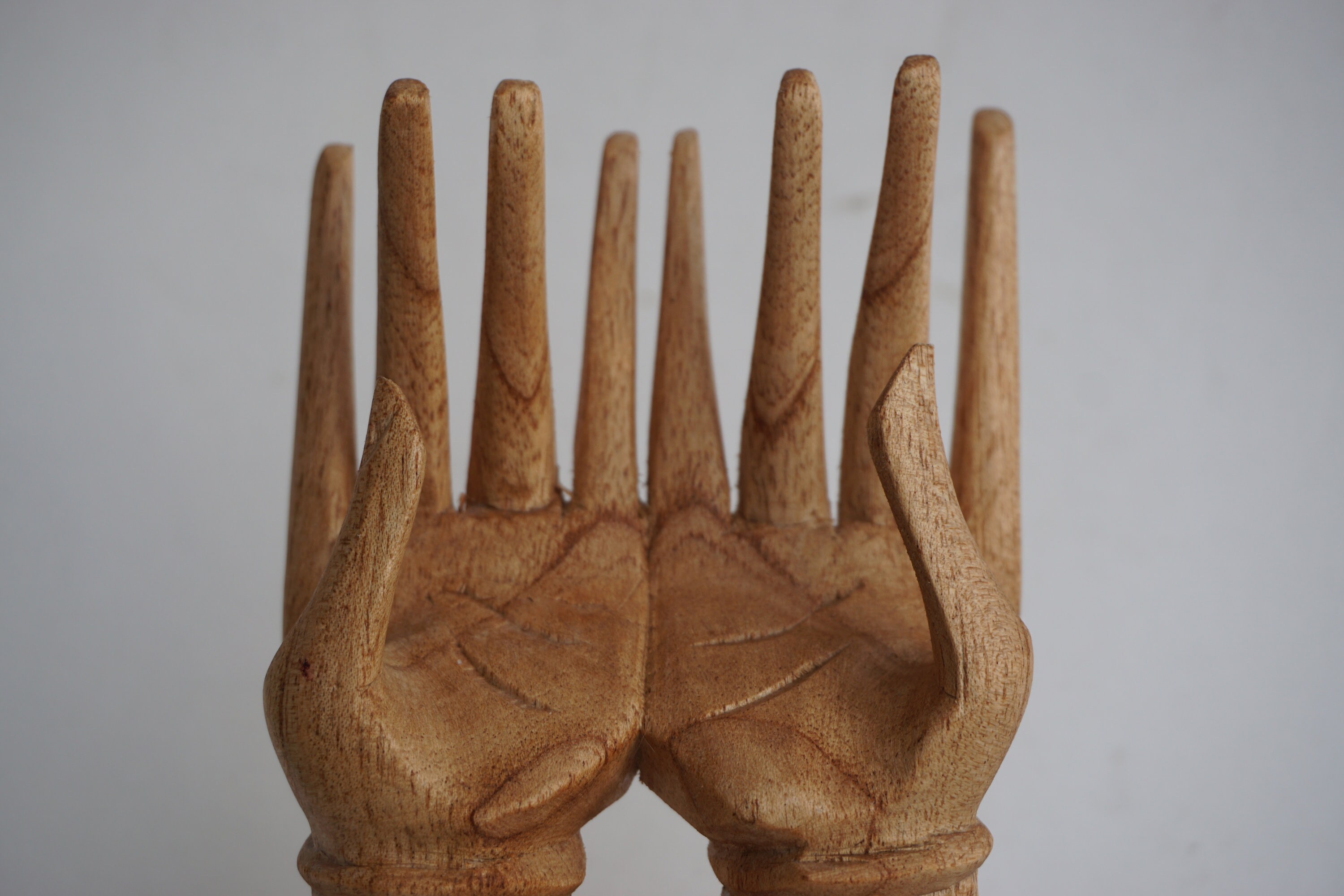 Wooden Hands / Wooden Display for Name Card / Wood Carving. - Etsy Canada