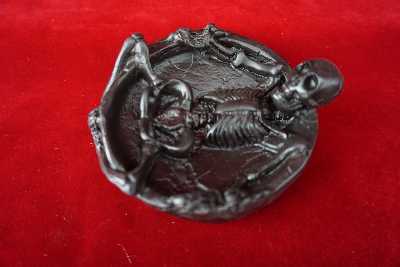 Skeleton Art Ash Tray / Resin Ashtray / Resin Sculpture for | Etsy