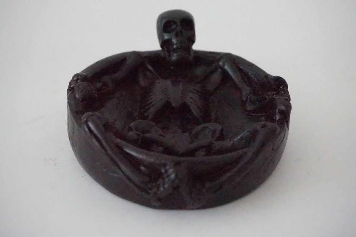 Skeleton Art Ash Tray / Resin Ashtray / Resin Sculpture for | Etsy