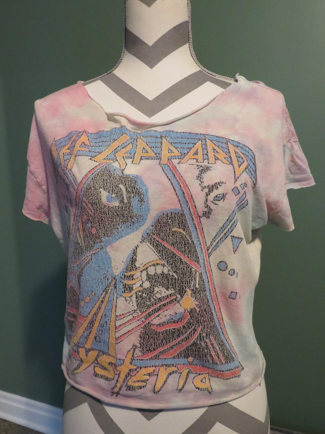 Custom-cut Def Leppard Crop Tee Size Medium - Etsy