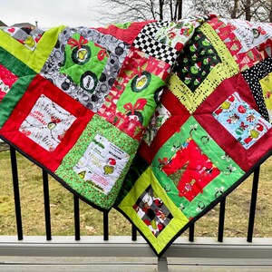 Grinch Family Quilt Square-in-square - Etsy