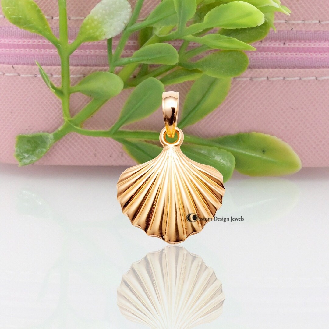 14K Solid Gold Sea Shell Charm: Etched Fluted Seashell Pendant - Etsy