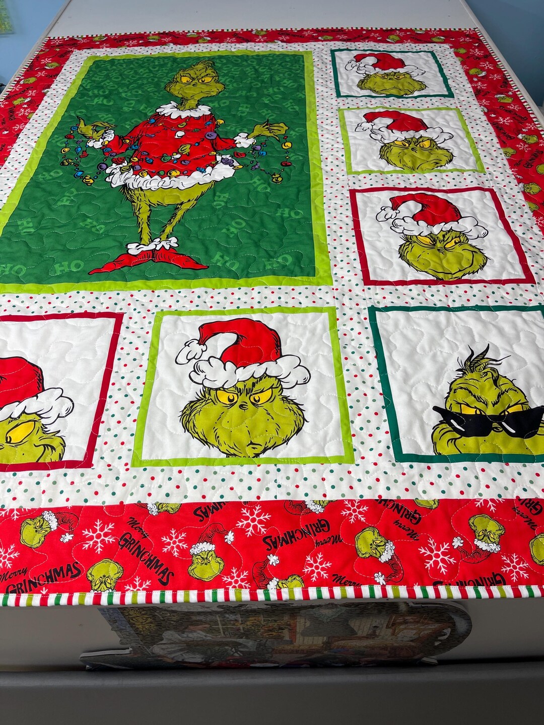 The Christmas Mischief Grinch Quilt - Etsy