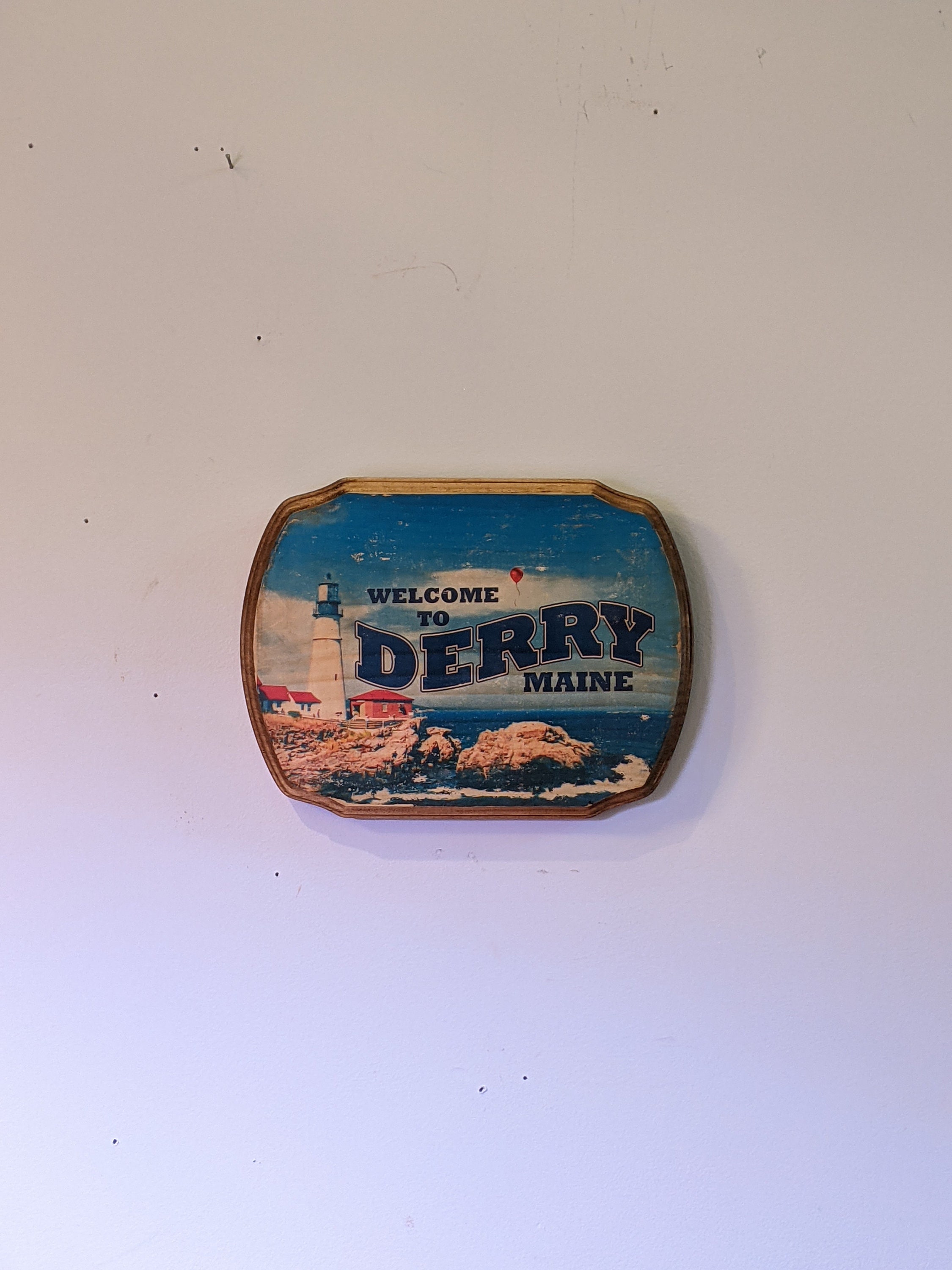 Welcome To Derry Maine IT / Pennywise Wood Sign Wall | Etsy