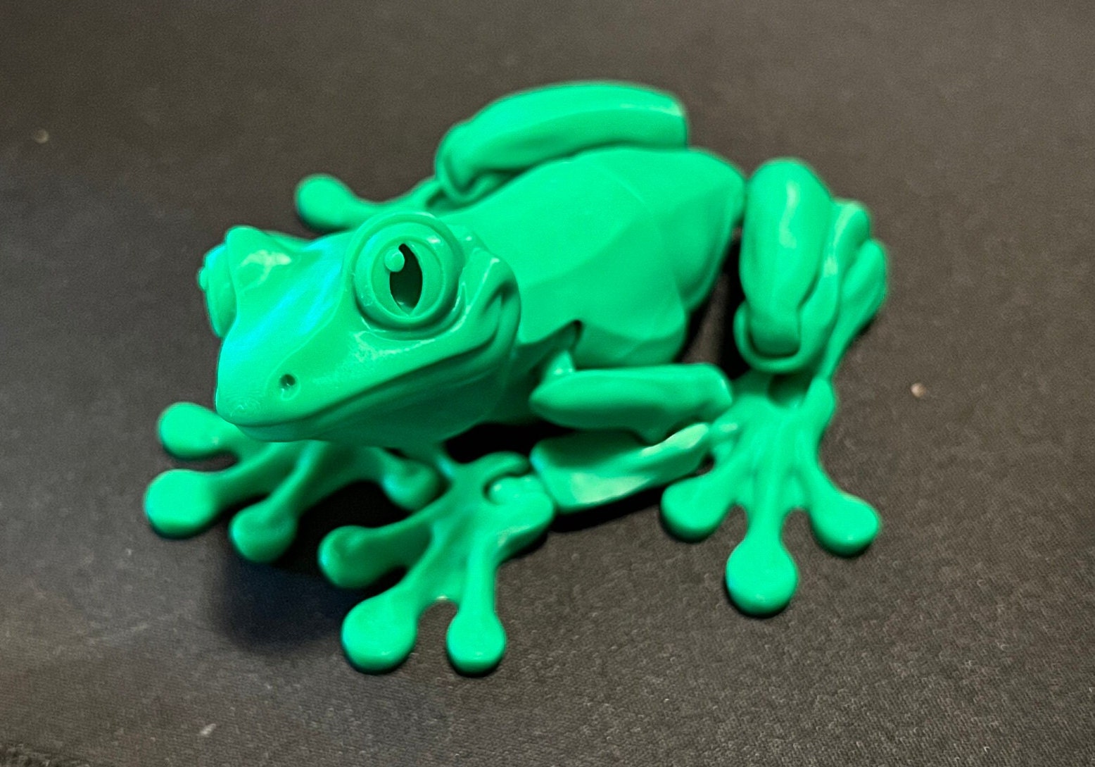 Articulated Tree Frog / Magnetic Feet / Fidget Toy - Etsy