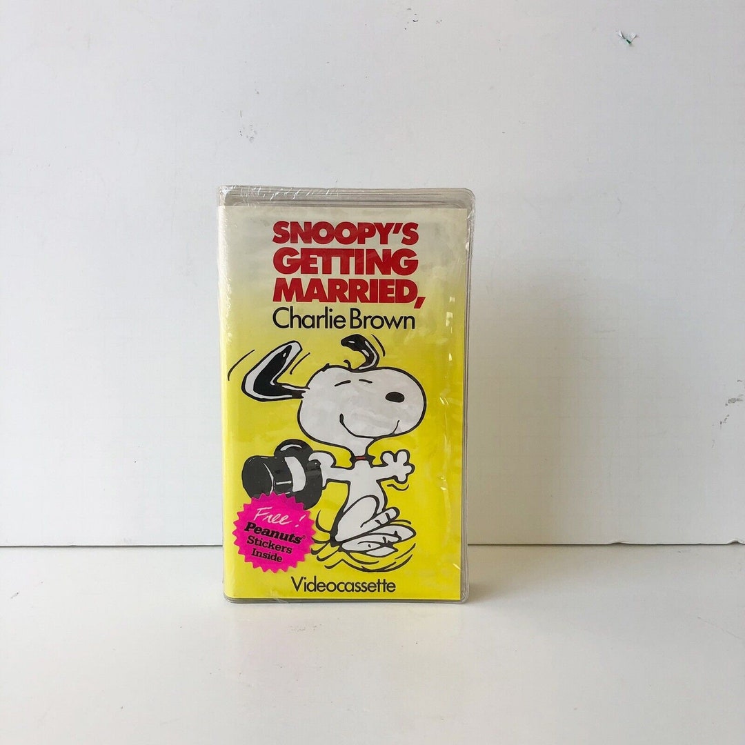 Snoopy's Getting Married, Charlie Brown (VHS Clamshell, 1985) Brand New ...