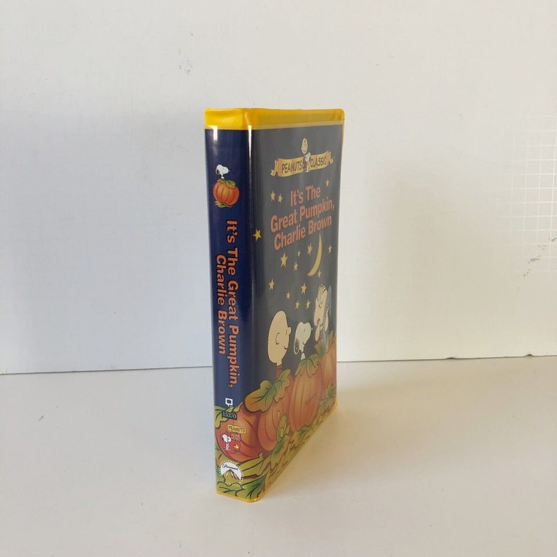 Its the Great Pumpkin, Charlie Brown (VHS, 1996, Clamshell) Peanuts ...