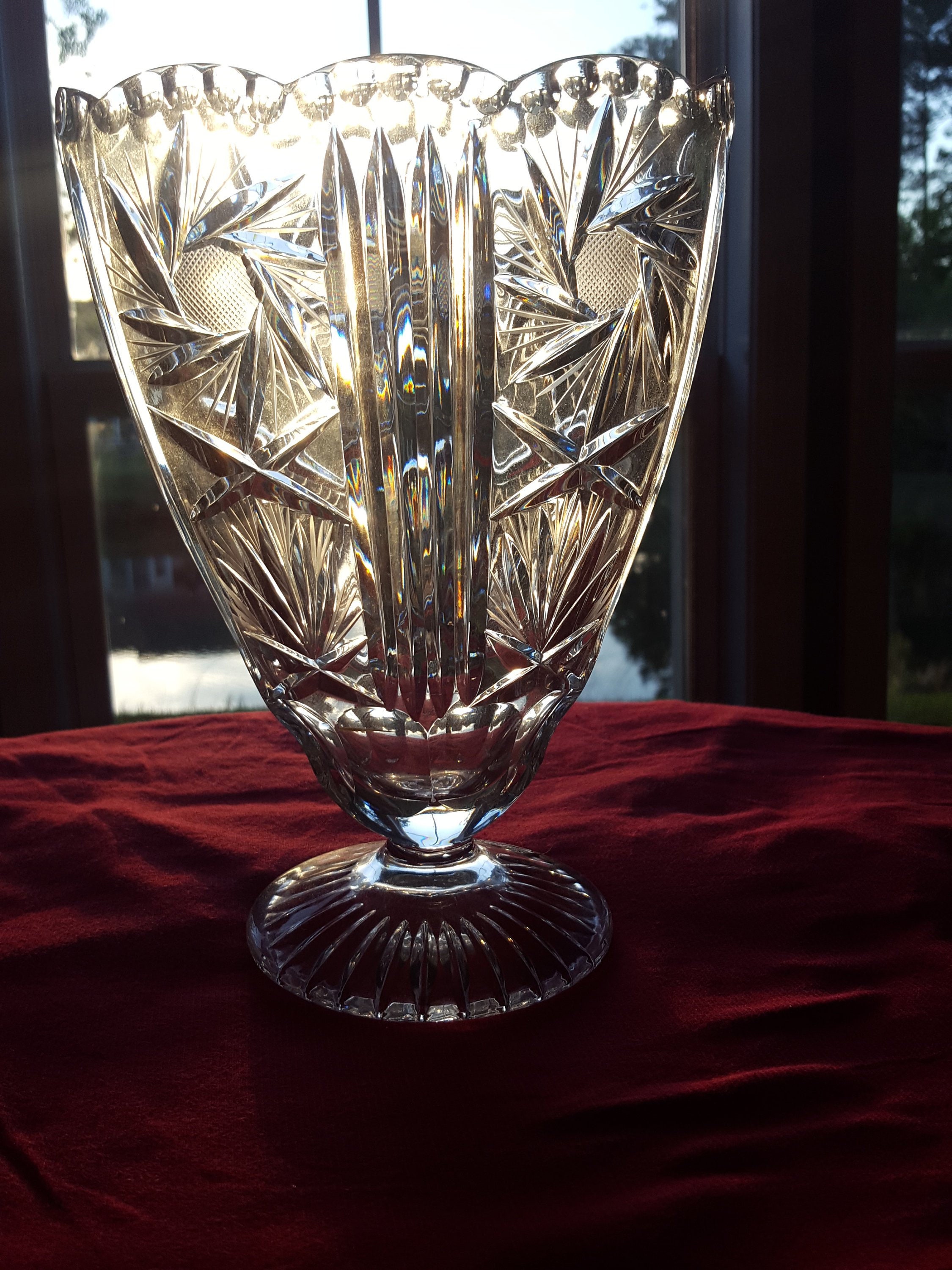 Heavy lead crystal pedestaled cut vase Home & Living Home Décor etna.com.pe