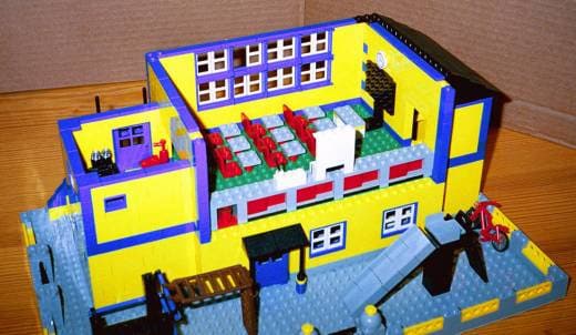 School Building Instructions - Use Your Own LEGO Pieces to Build This ...