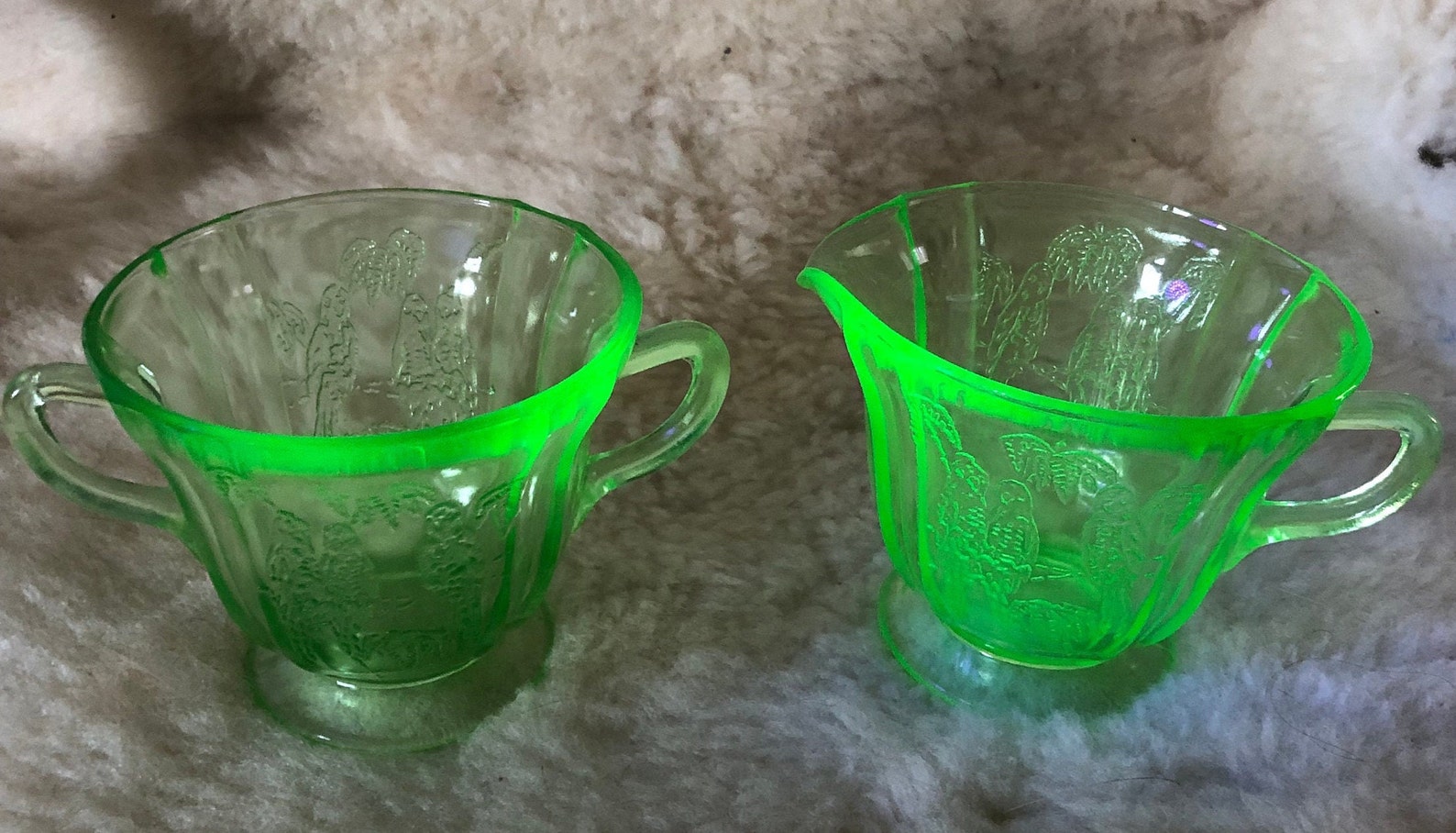 Federal Glass Co. Rare Parrot Pattern Uranium Glass Open Sugar and ...