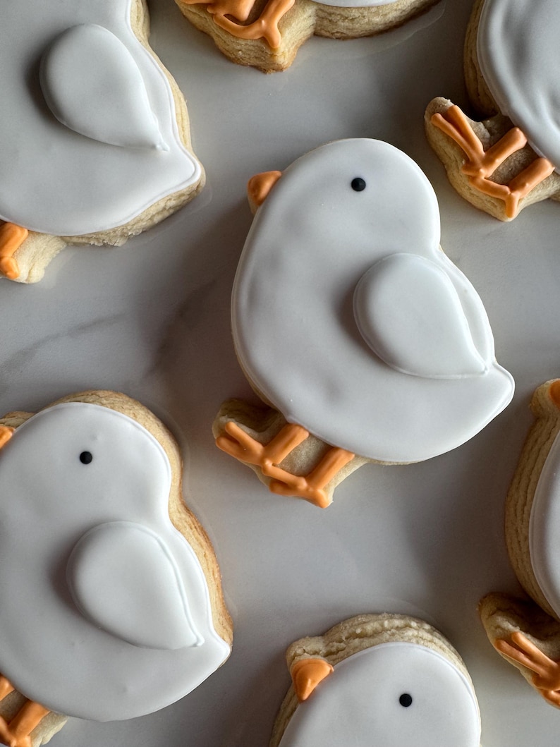 12 Chickens Sugar Cookies, Chicks First Birthday, Pollitos, Galletas De ...
