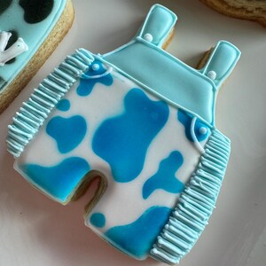 12 Cow Girl Cookies, First Birthday Cookies, Little Cow, Birthday ...